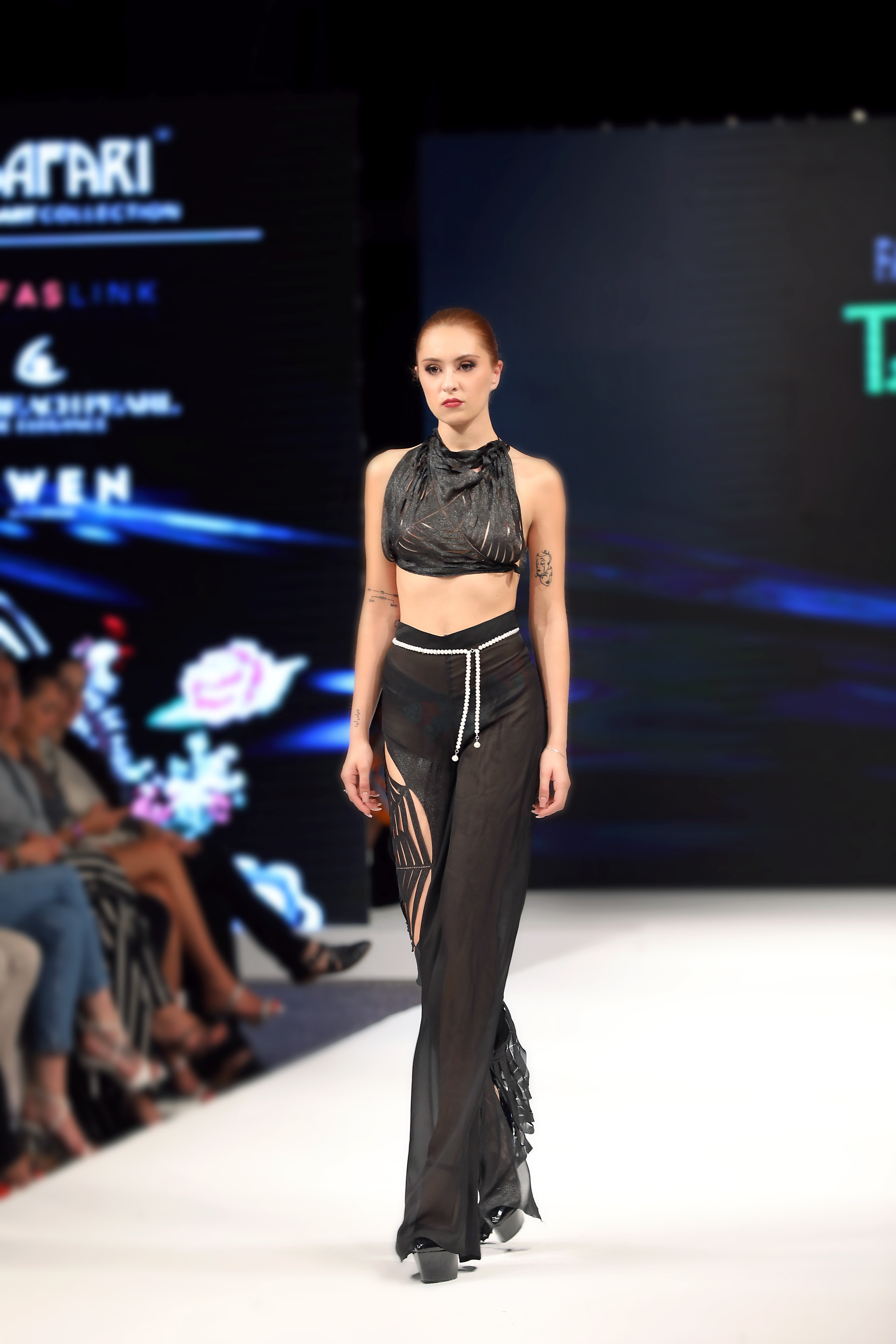 Hoa hậu Nhật hóa Nam Phương hoàng hậu tại London Fashion Week - Tuổi ...
