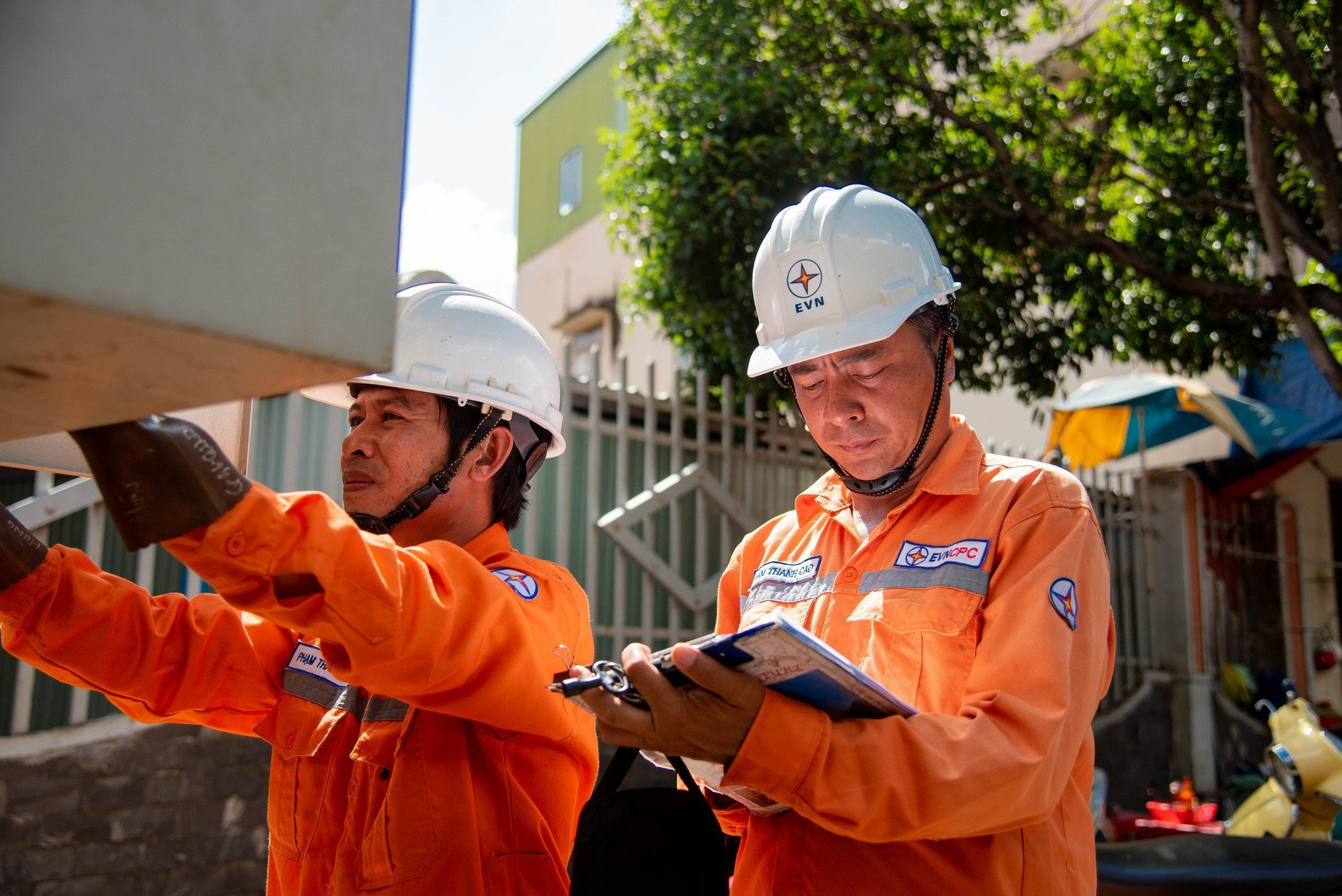 Từ tháng 10, EVNCPC sẽ chuyển ngày ghi điện về cuối tháng - Tuổi Trẻ Online