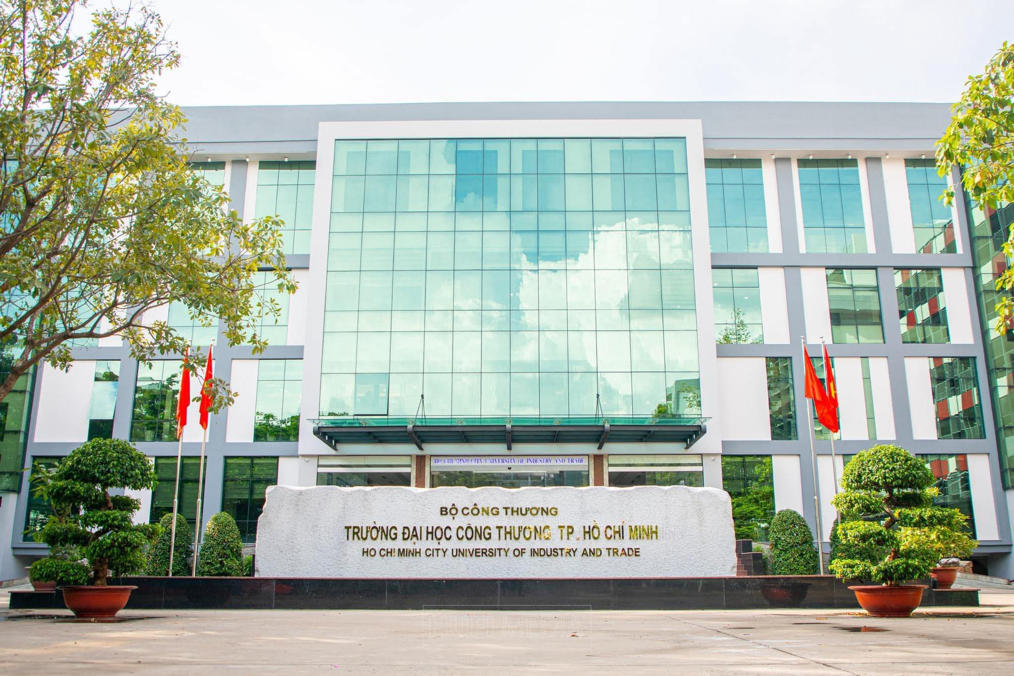 Trường đại học Công thương và Công nghiệp TP.HCM có hiệu trưởng - Tuổi ...