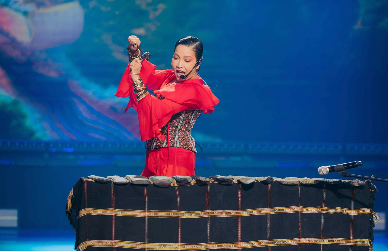 Hồng Nhung mạo hiểm, Lynk Lee hát tiếng Nhật hit của Mỹ Tâm ở Chị đẹp ...