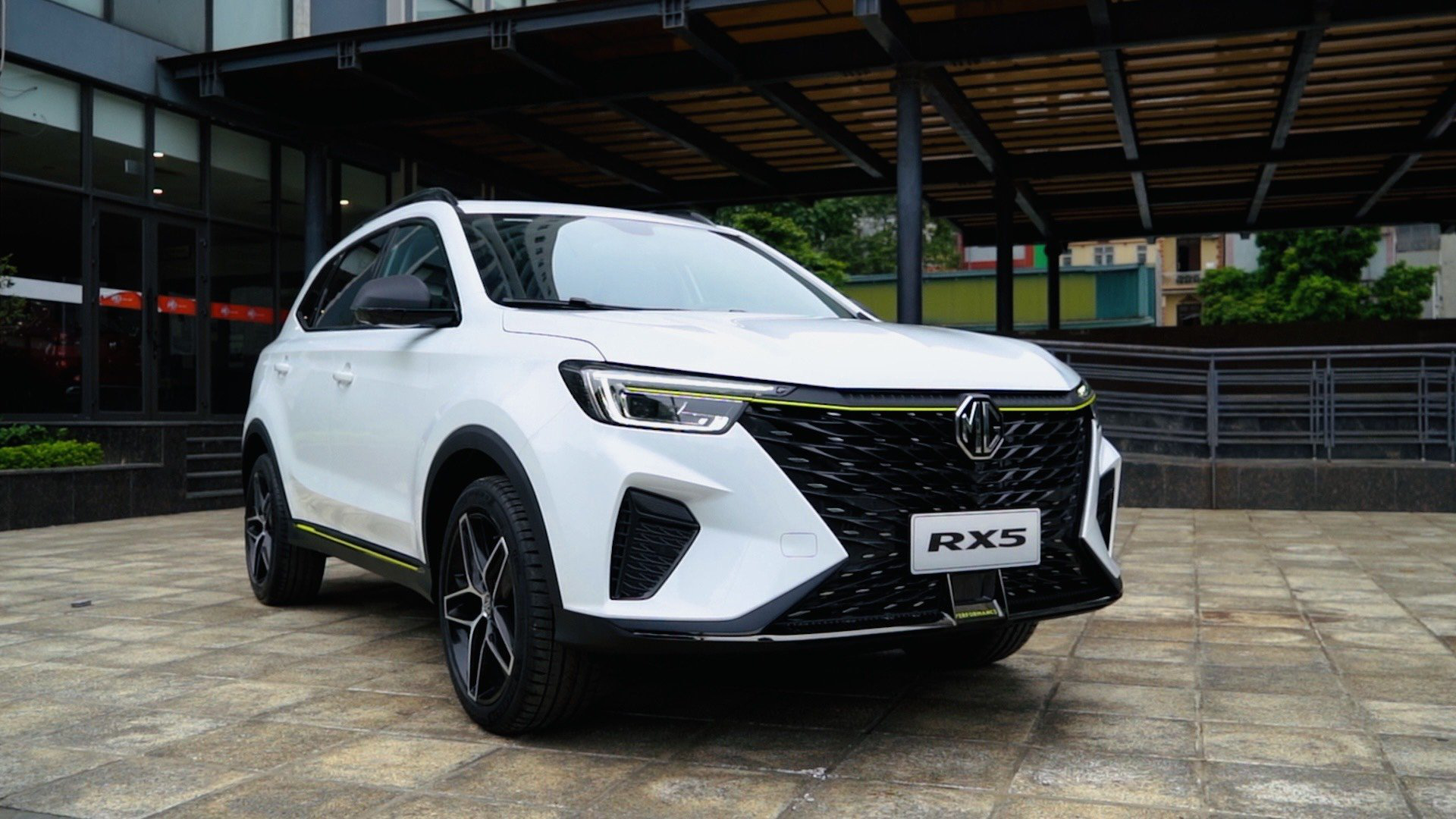 Tin tức giá xe: MG RX5 giảm giá mạnh tại đại lý, SUV hạng C nay rẻ ngang hạng A - Tuổi Trẻ Online