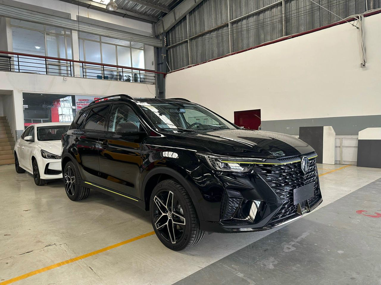 Tin tức giá xe: MG RX5 giảm giá mạnh tại đại lý, SUV hạng C nay rẻ ngang hạng A - Tuổi Trẻ Online