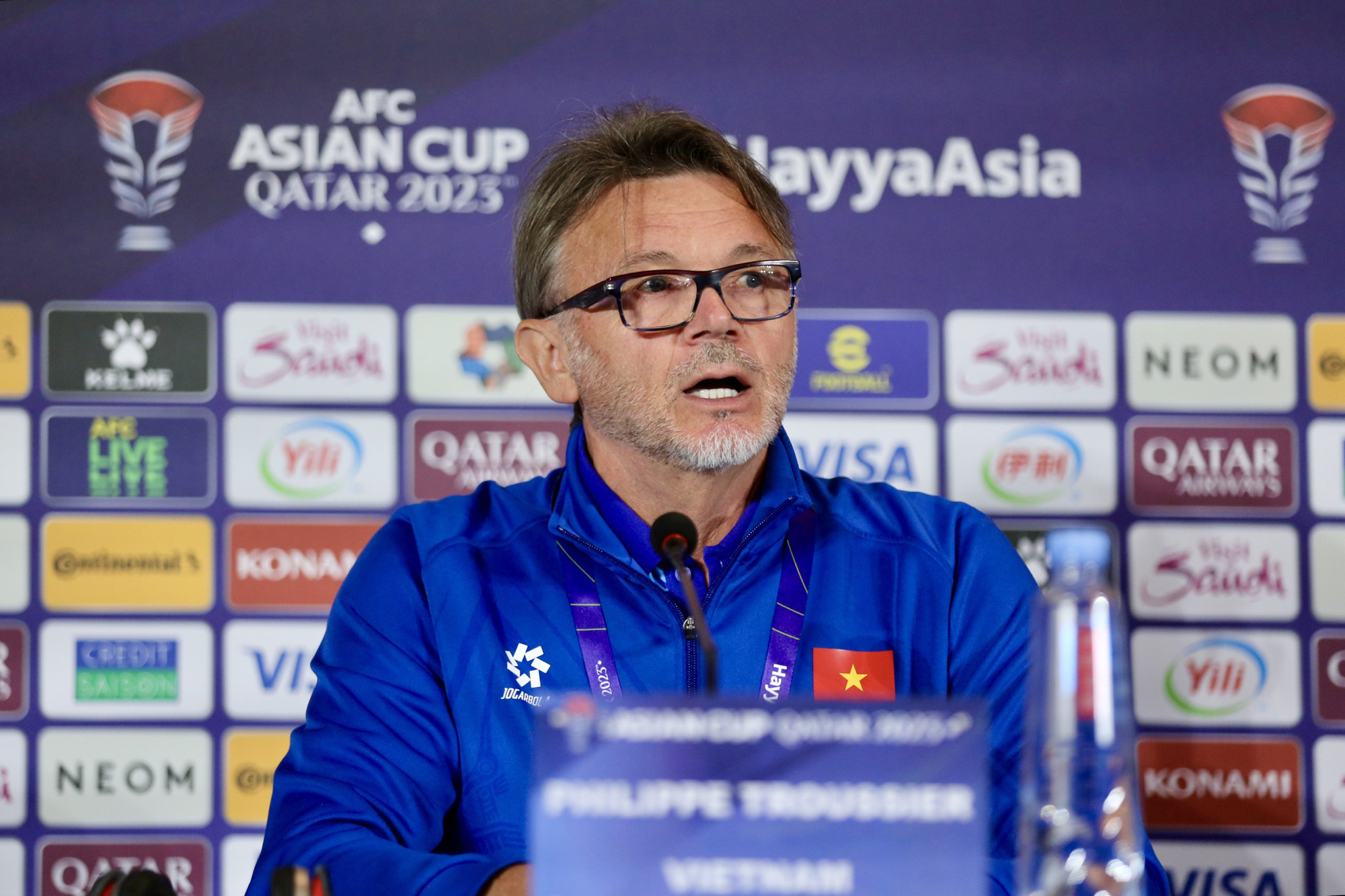 HLV Philippe Troussier: Tôi nhận hết trách nhiệm, đừng chỉ trích cầu ...