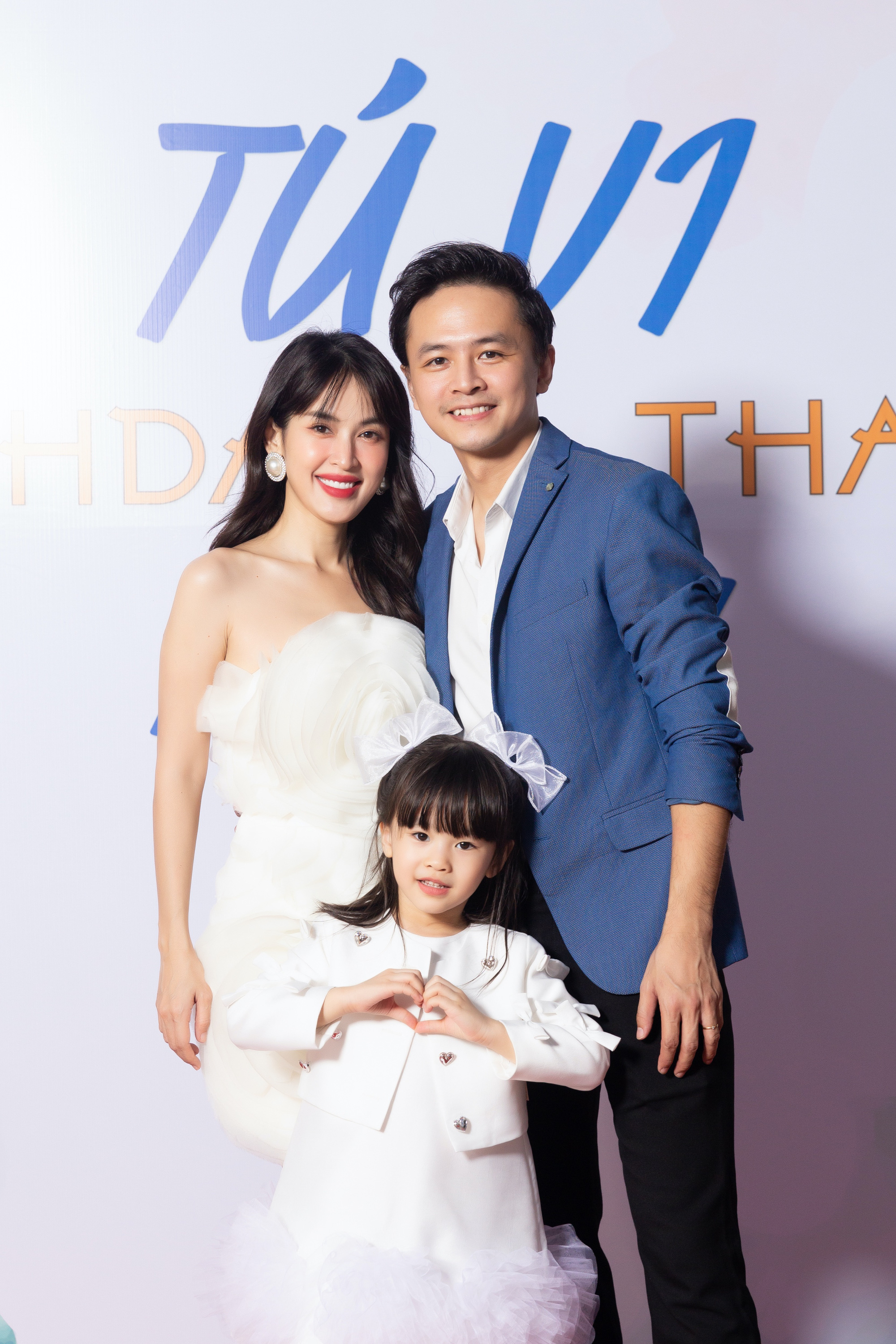 Dàn 'chị đẹp' chúc mừng sinh nhật Tú Vi - Tuổi Trẻ Online