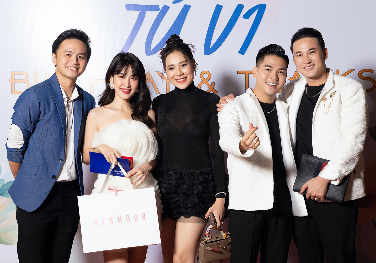 Dàn 'chị đẹp' chúc mừng sinh nhật Tú Vi - Tuổi Trẻ Online