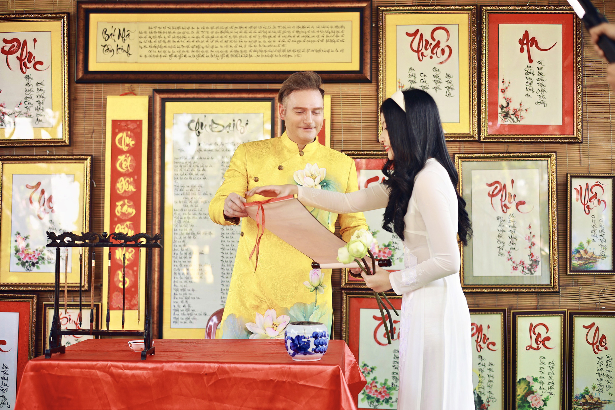 Kyo York hát lại ca khúc Sắc xuân Việt từng được Phi Nhung thể hiện ...