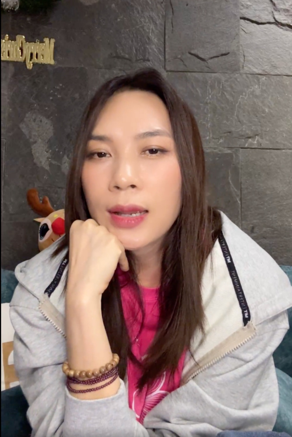 Mỹ Tâm chiêu đãi fan bằng loạt vũ đạo, hát hò trên sóng livestream ...