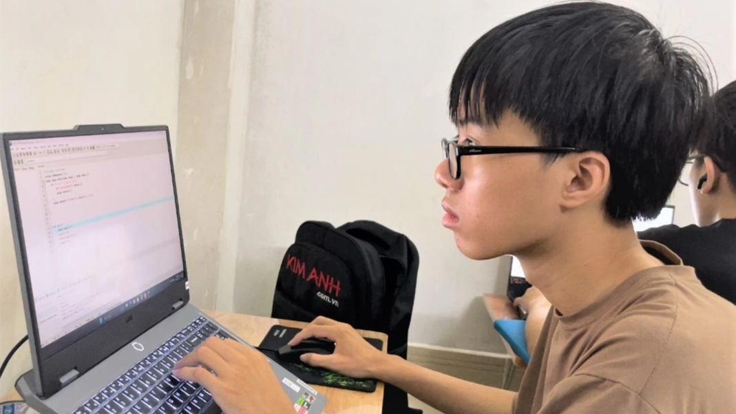 Nam sinh Quảng Ngãi đậu ĐH Quốc gia TP.HCM, mẹ bán con bò duy nhất đóng ...