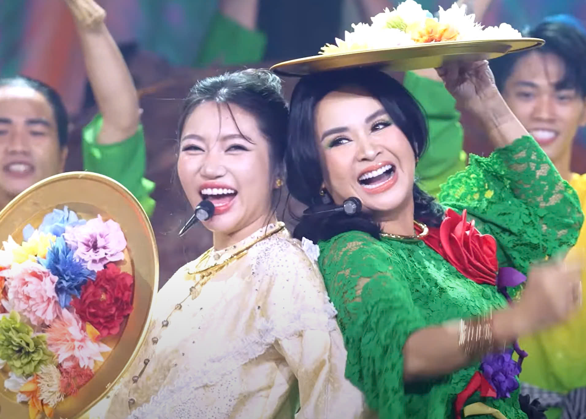 Thanh Lam phá hit của Phi Nhung, Thu Minh hát Giọt mưa thu có đúng? - Tuổi Trẻ Online