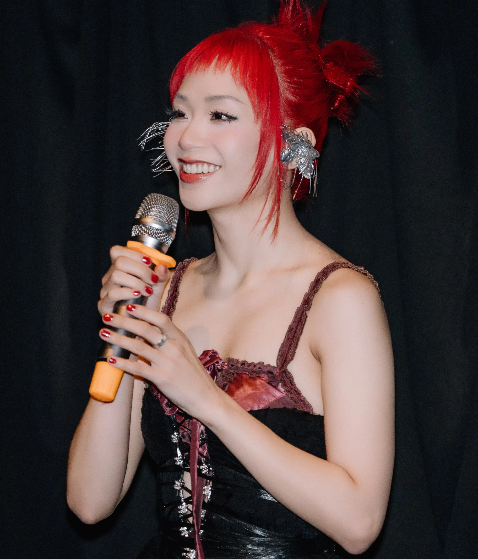 Ca sĩ marzuz ra album đầu tay, không còn áp lực về cái bóng của cô ruột ...