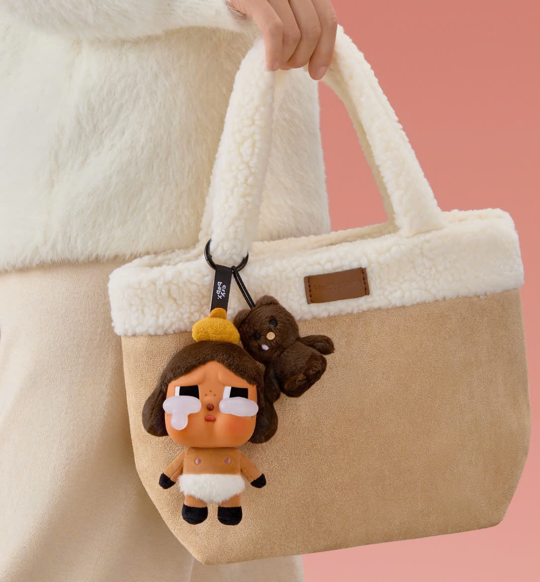 Crybaby - art toy soán ngôi Baby three, Labubu có gì đặc biệt?