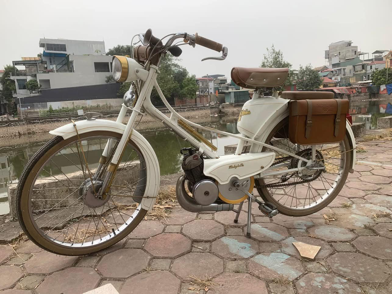 Nhìn gương Honda Super Cub 50 bị khai tử, Suzuki làm xe mobylette ...
