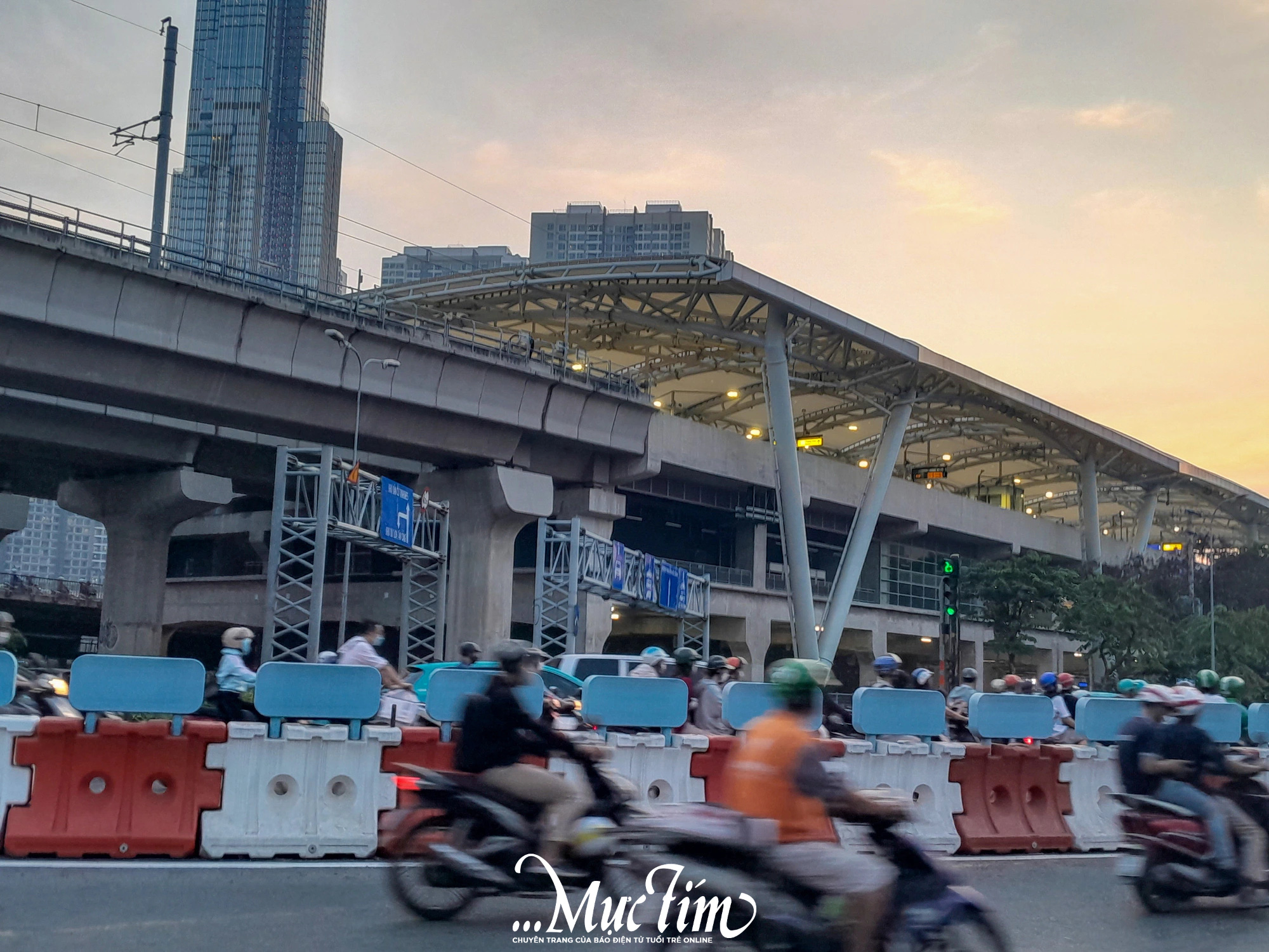 Ga metro Văn Thánh và Tân Cảng có những địa điểm vui chơi, ăn uống nào?