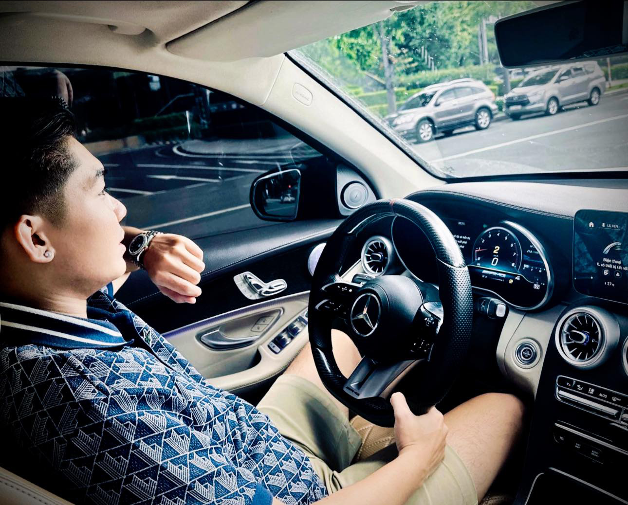 Cuộc sống sang chảnh của rapper Lil Ken vừa bị bắt vì lừa tiền tỉ ...