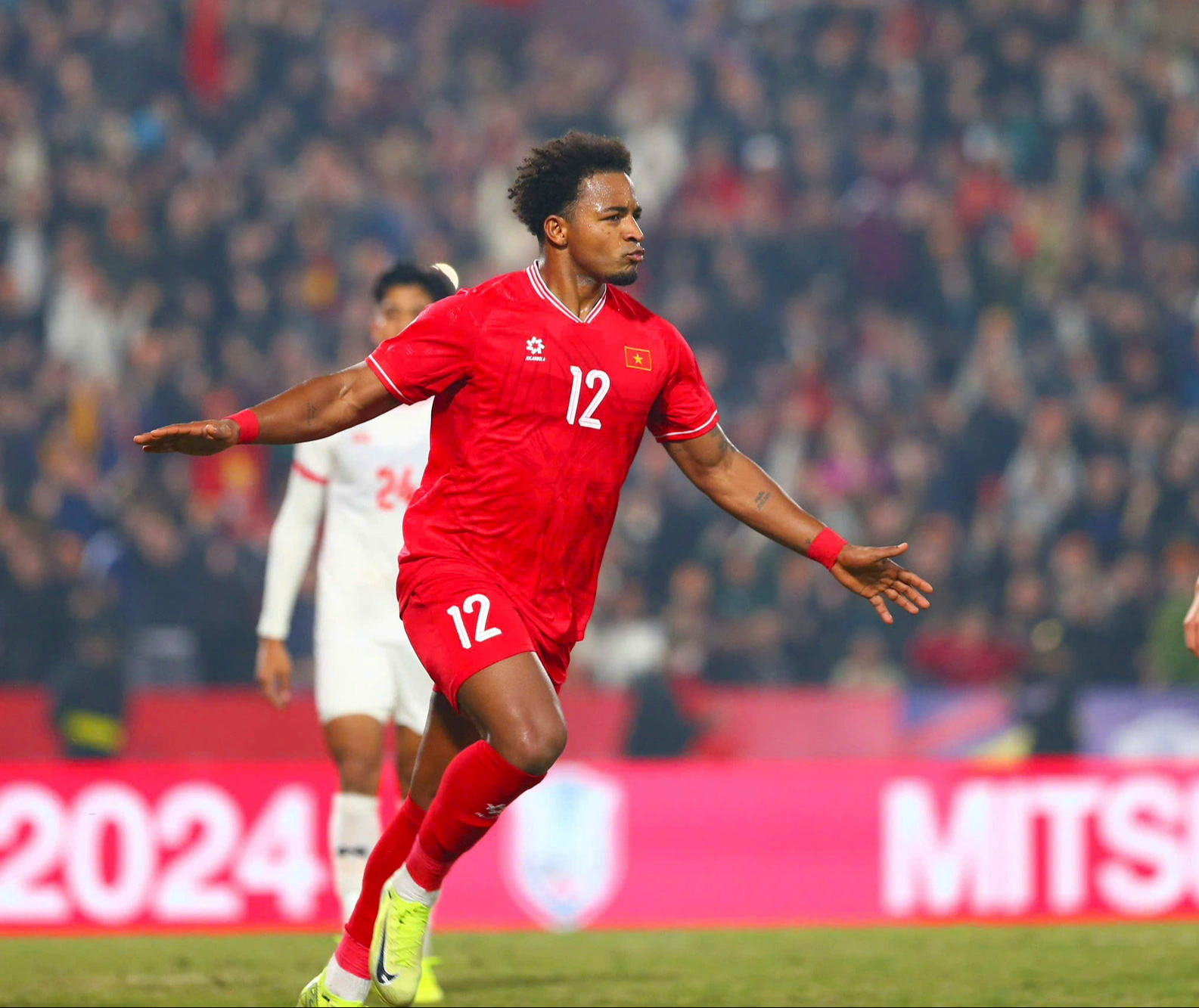 Nguyễn Xuân Son đoạt danh hiệu Vua phá lưới và Cầu thủ xuất sắc nhất ...