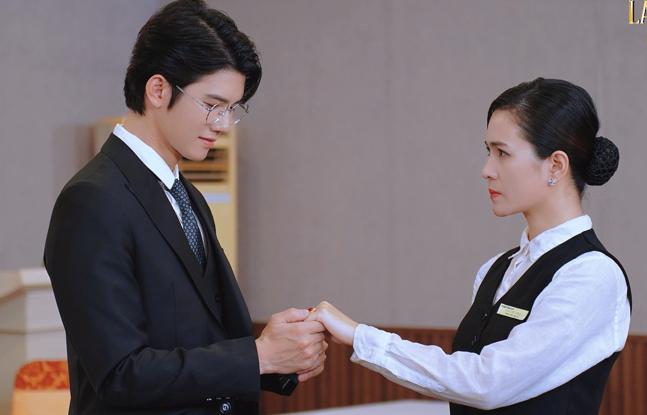 Mẹ lao công học yêu sao lại cho cả... máy quay vào hình? - Tuổi Trẻ Online