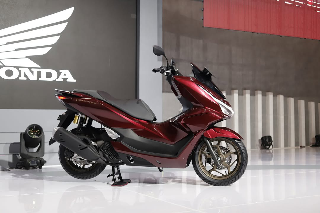 Honda PCX 160 2025 ra mắt: Diện mạo mới, thêm tính năng, động cơ cũ, chờ ngày về Việt Nam - Tuổi ...