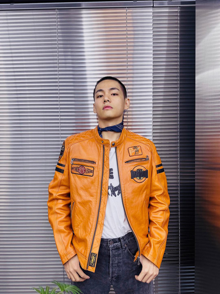 V (BTS) tăng cân chóng mặt sau hơn 2 tháng nhập ngũ - Tuổi Trẻ Online