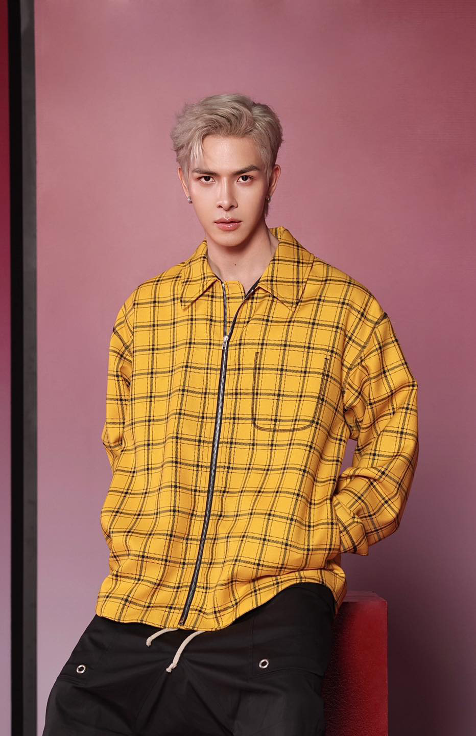 Mỹ Tâm nấu bánh tét với mẹ, Lệ Quyên reo lên em ơi xuân đến bên thềm ...