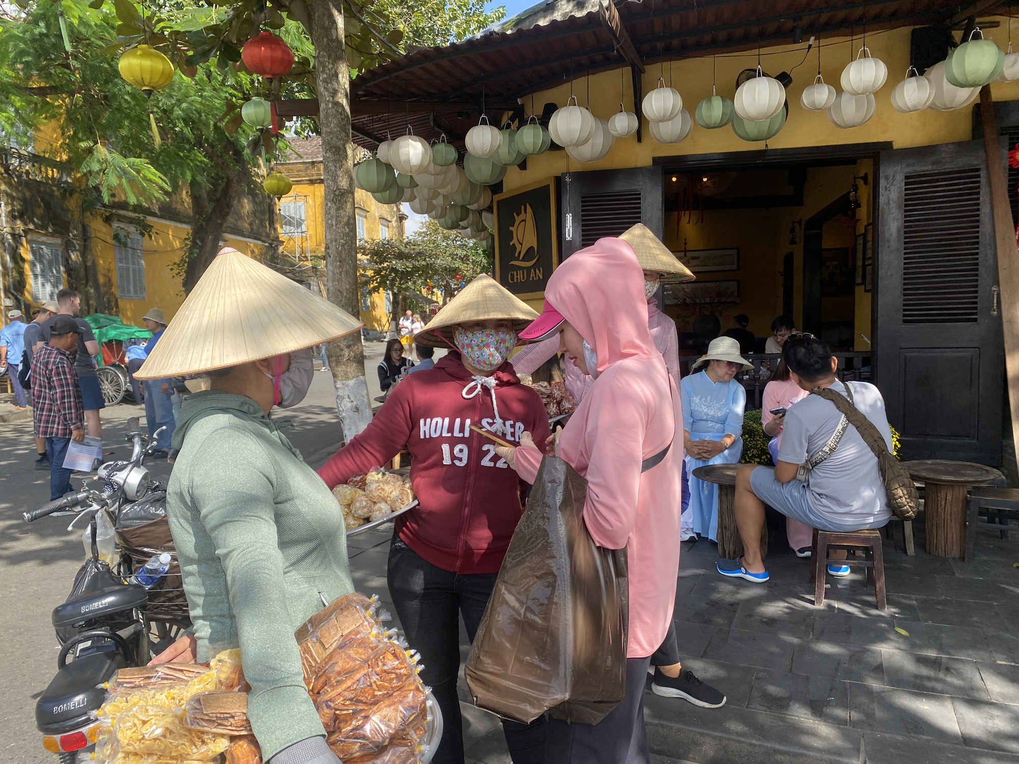 Chủ hàng rong ở Hội An chửi khách 'biến đi' đã bị dẹp quầy vì hoạt động ...