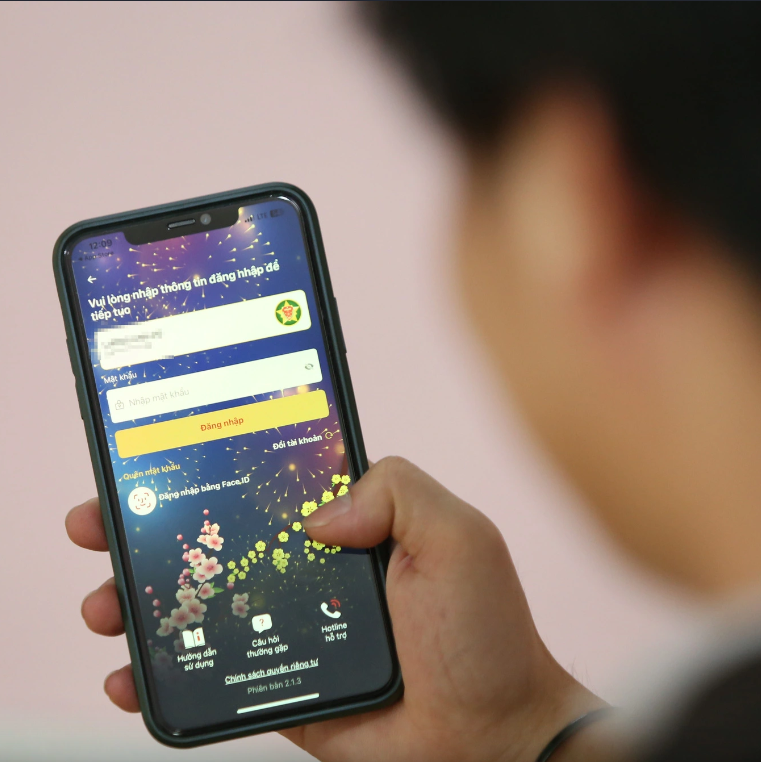Giả công an hướng dẫn cài app VNeID dỏm khiến nhiều người sập bẫy lừa ...