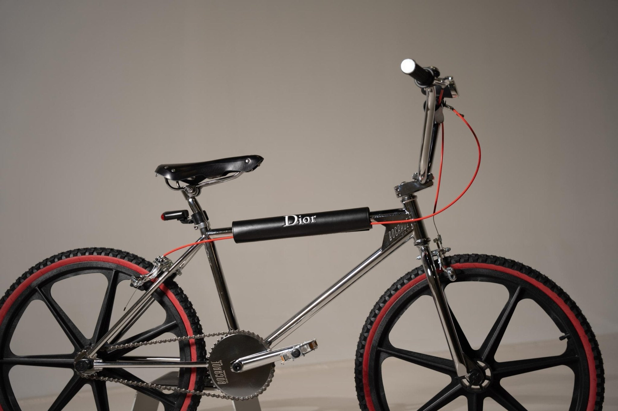 Xe đạp Dior đắt như ô tô, giá 630 triệu đồng, đủ mua Kia Seltos - Tuổi ...