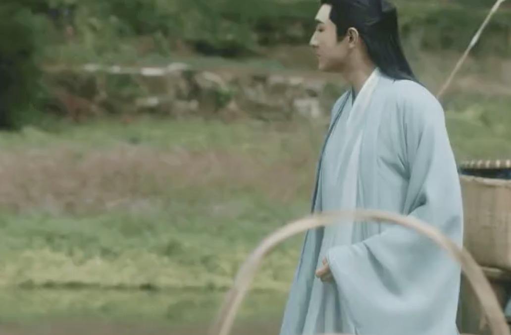 Tạo hình 'đẹp nhất thế gian' của Lâm Canh Tân bị chê tơi tả - Tuổi Trẻ ...