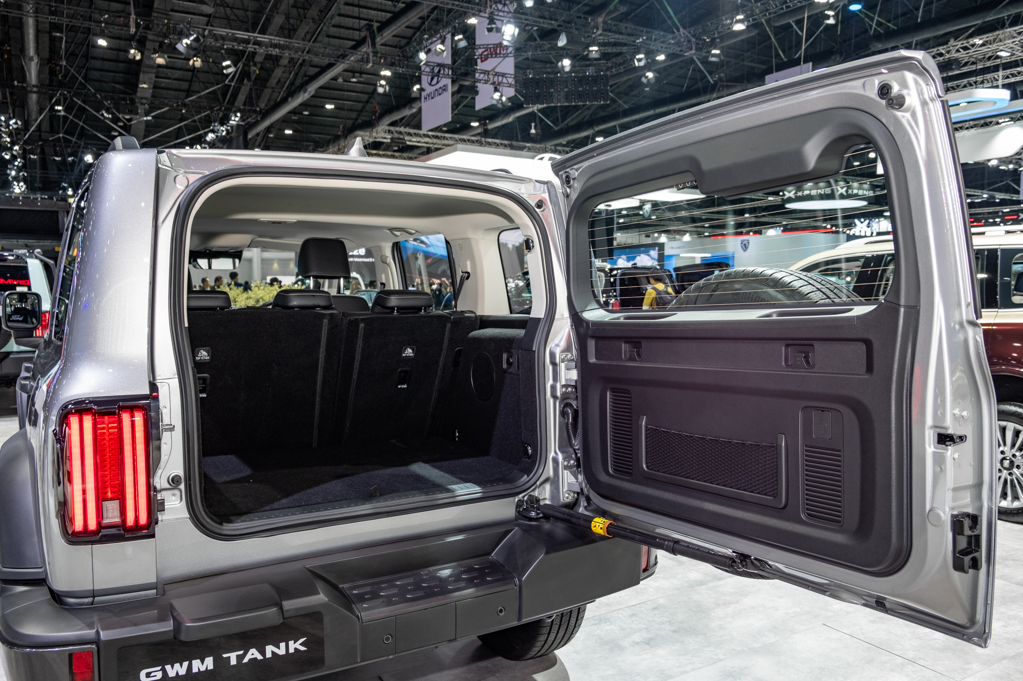 GWM Tank 300 dự kiến hơn 1 tỉ khi về Việt Nam, dáng như Suzuki Jimny ...