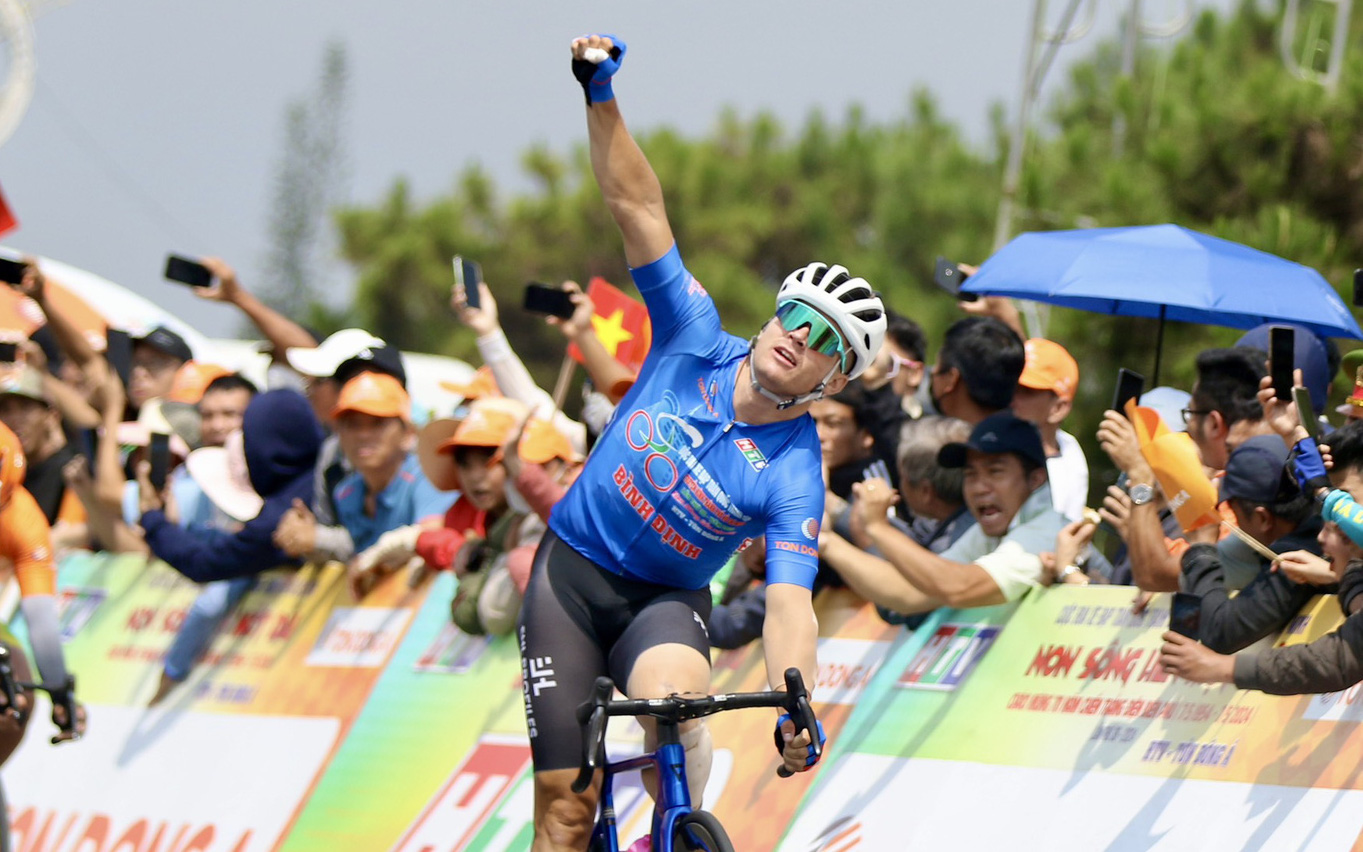 Martin Laas thắng chặng 25 Cúp truyền hình TP.HCM 2024 - Tuổi Trẻ Online