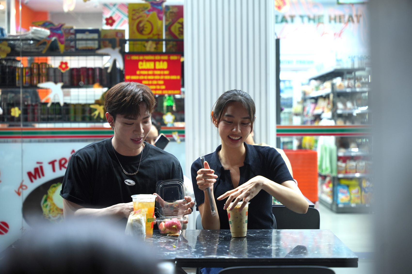 Thùy Tiên và Erik ra MV 'Thiệt là dễ thương' tặng Sài Gòn - Tuổi Trẻ Online