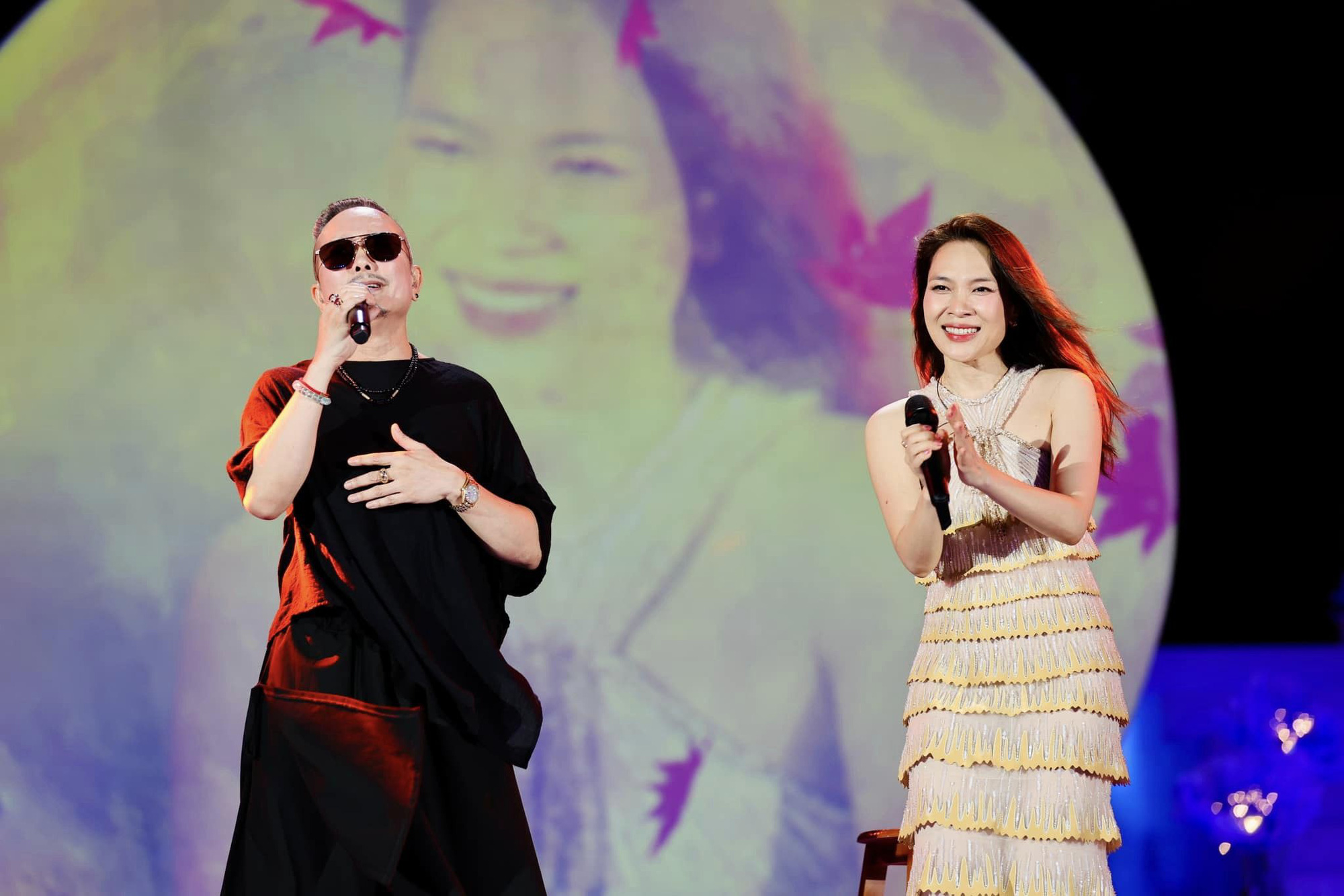 Jimmii Nguyễn bất ngờ xuất hiện trên sân khấu live show Mỹ Tâm - Tuổi ...