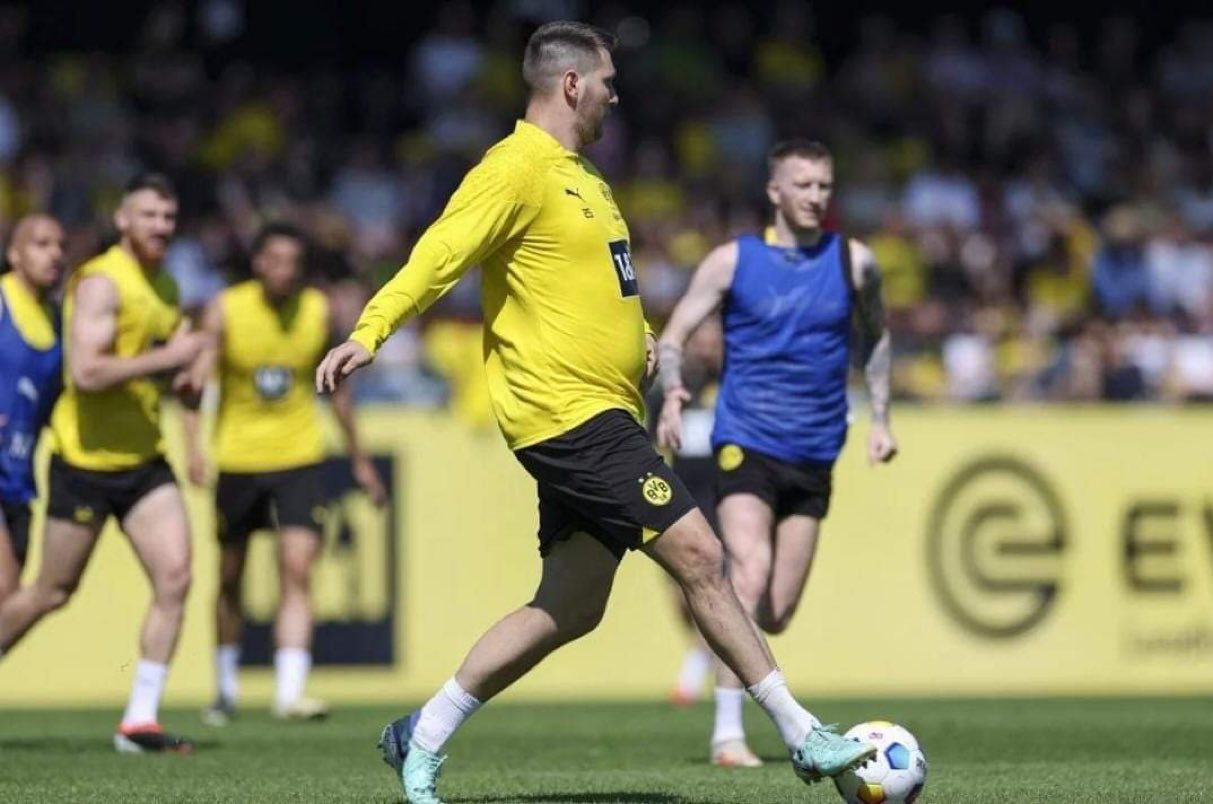 Sule ôm ‘bụng bia’ đi tập trước trận chung kết Champions League - Tuổi ...