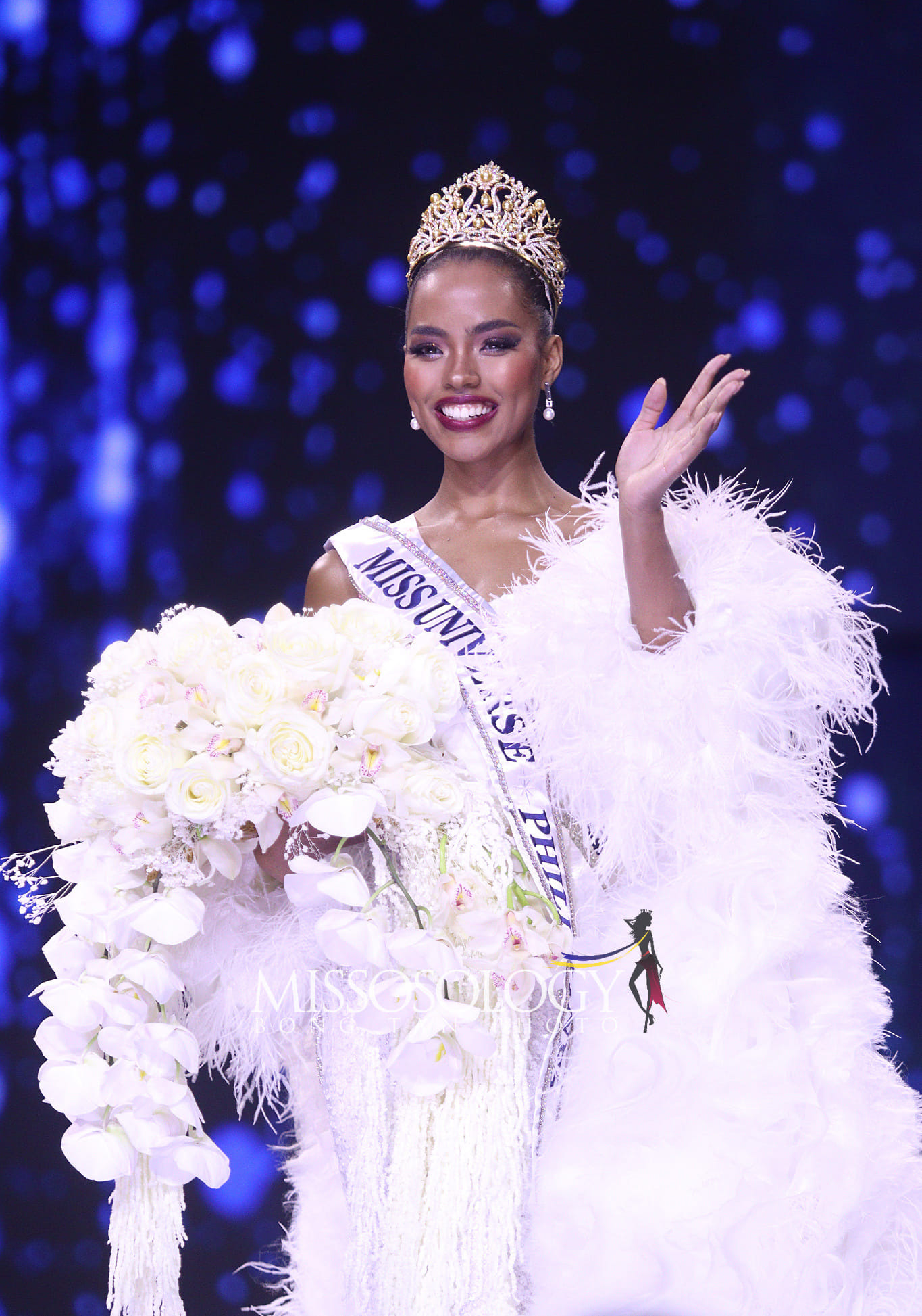 Màn trao vương miện ‘xà lơ’ nhất lịch sử Miss Universe - Tuổi Trẻ Online
