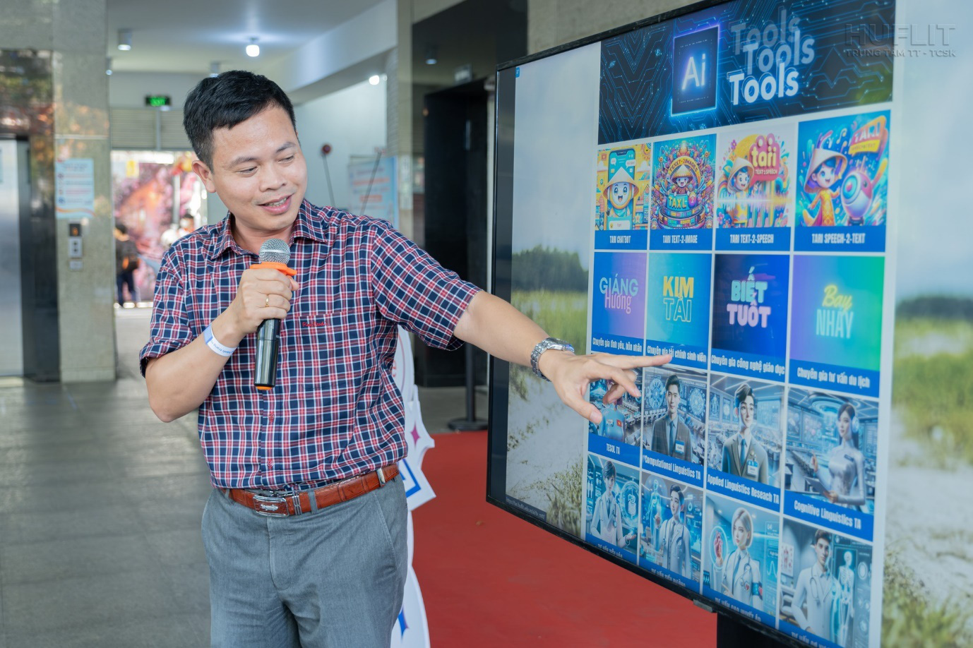 HUFLIT ứng dụng AI cố vấn học tập cho sinh viên - Tuổi Trẻ Online