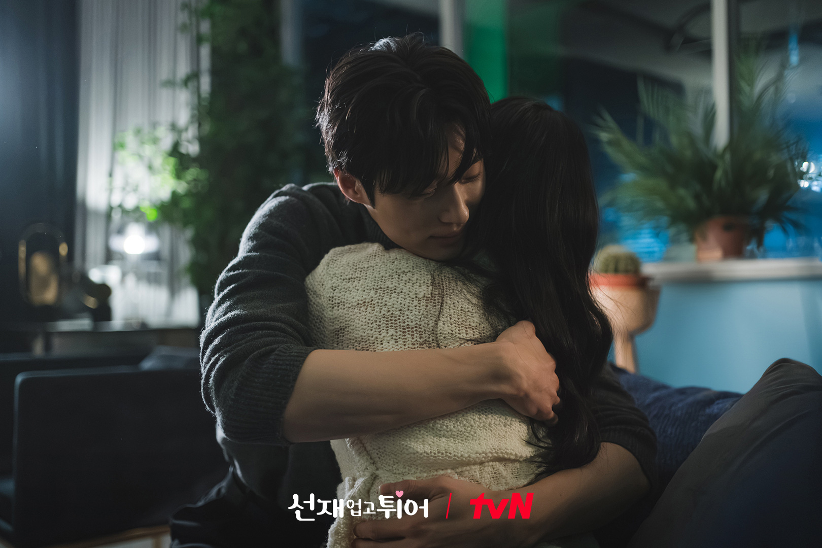 Tập cuối Lovely runner: Sun Jae nắm tay Im Sol bước vào lễ đường