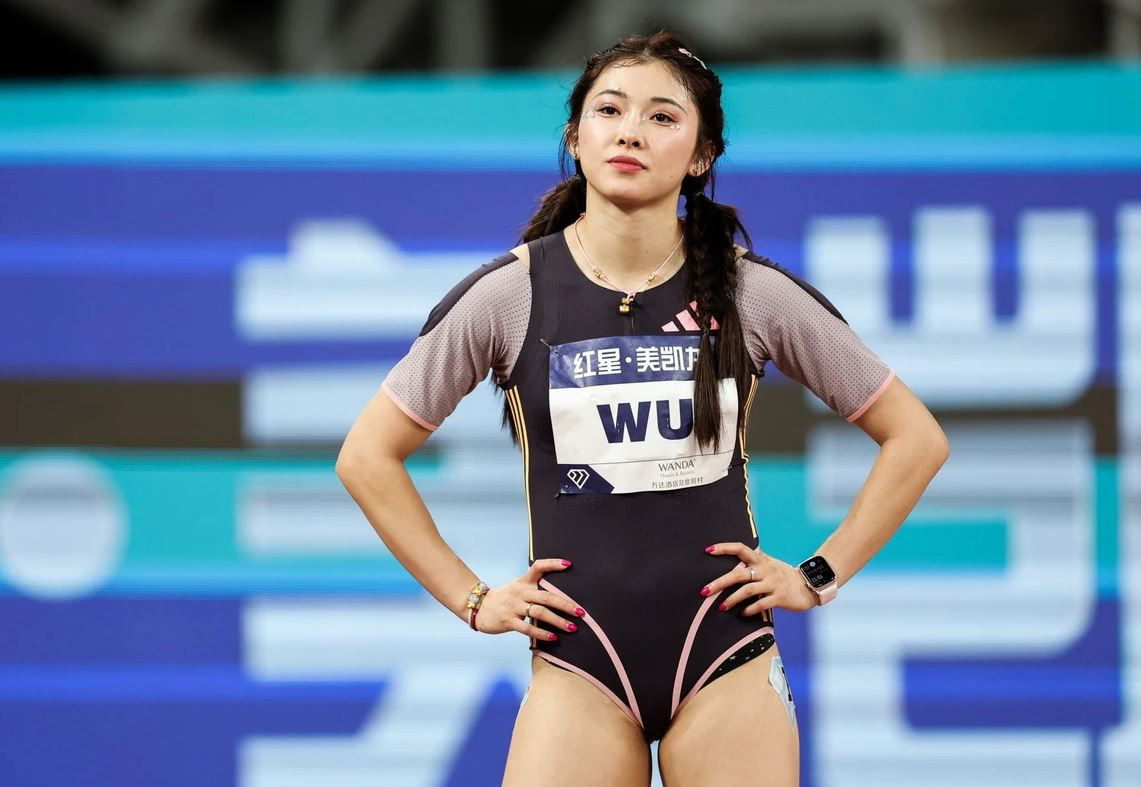 'Nữ thần điền kinh' Trung Quốc bị chỉ trích vì trang điểm ố - dề - Tuổi ...
