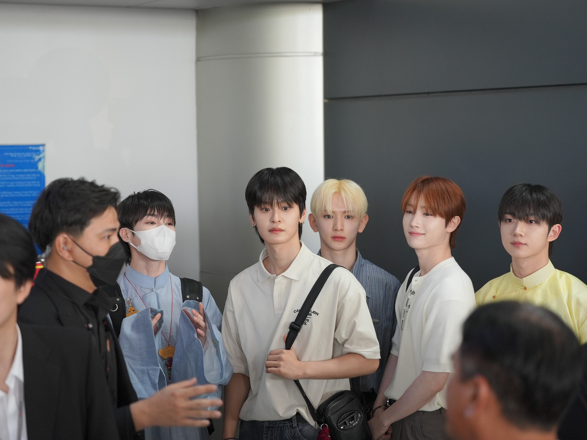 Fan thích thú với hình ảnh các thành viên Tempest diện áo dài