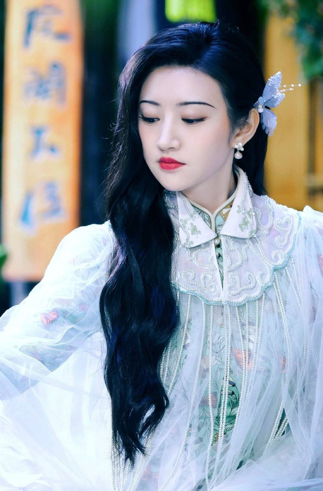 Cảnh Điềm lộ gương mặt sưng vù, khác hẳn với ảnh chỉnh sửa - Tuổi Trẻ ...