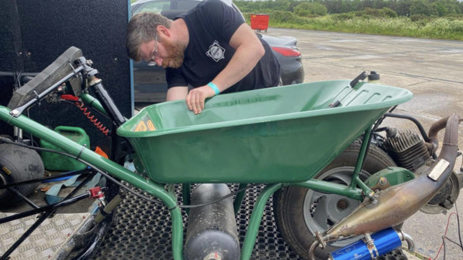 Độc đáo: Xe cút kít nhanh nhất thế giới - Tuổi Trẻ Online