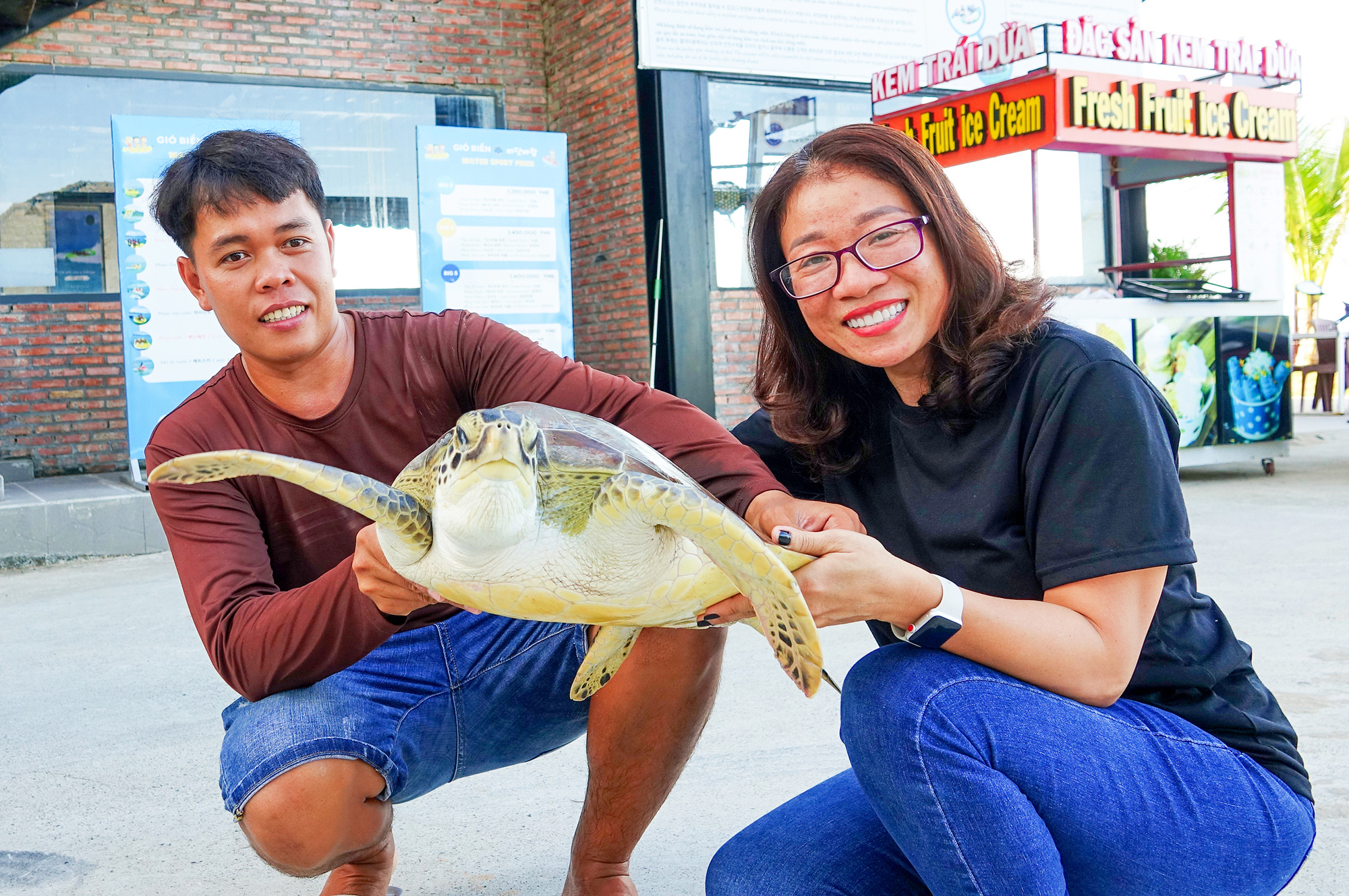 Làng chài Phú Quốc cứu vích biển - Tuổi Trẻ Online
