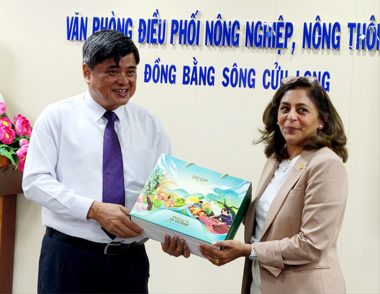 Gặp tổng giám đốc IRRI, Thứ trưởng Trần Thanh Nam nói gì về giống lúa ...