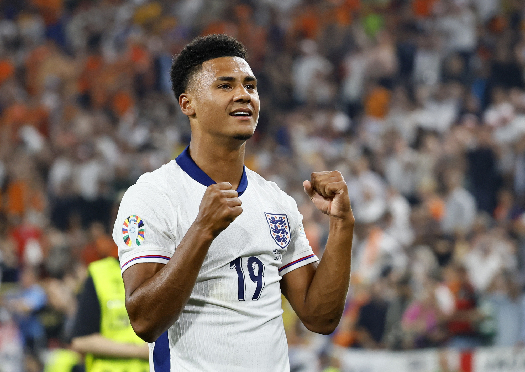 Đá 9 phút ghi 1 bàn, 'siêu dự bị' Ollie Watkins nhận giải Cầu thủ xuất ...