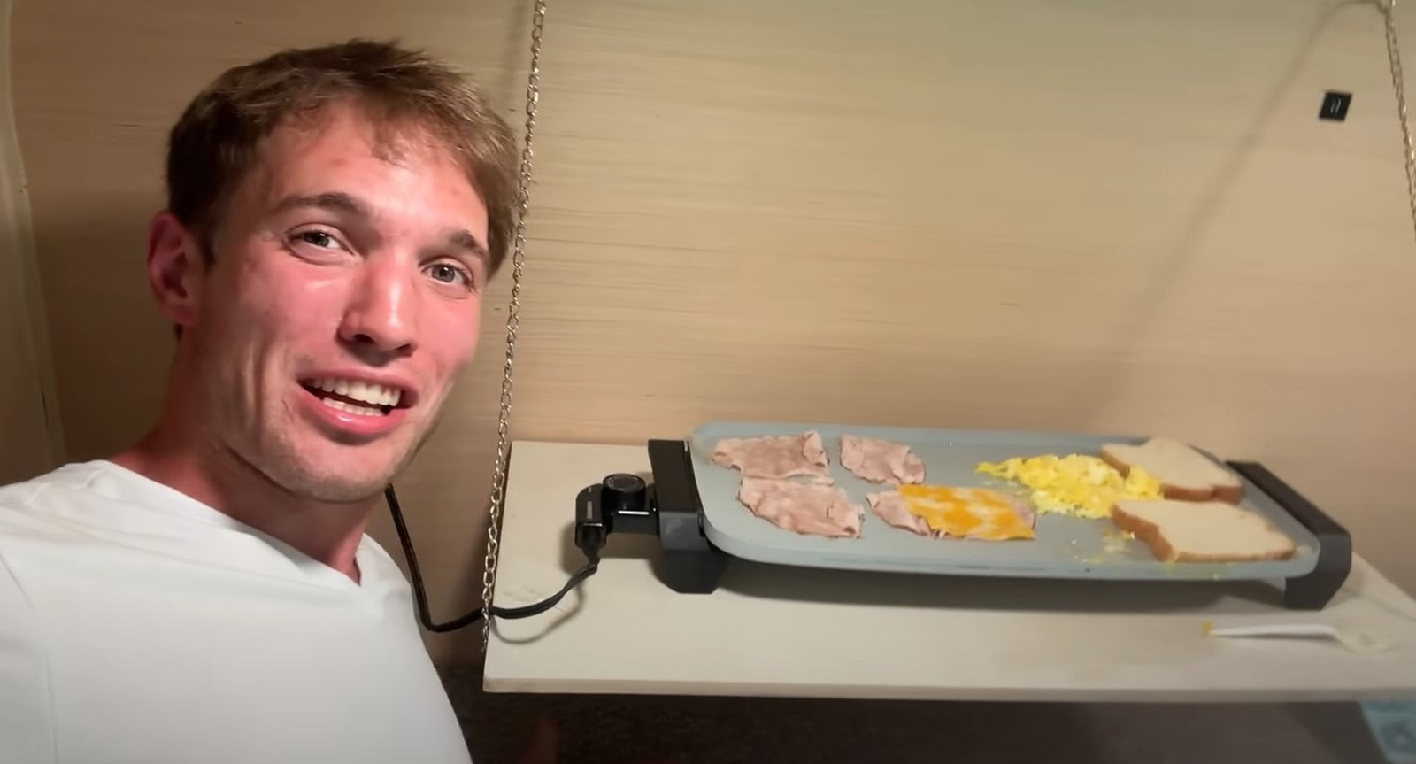 Nhà di động siêu nhỏ vẫn đủ cho 2 người, có cả bếp - Tuổi Trẻ Online