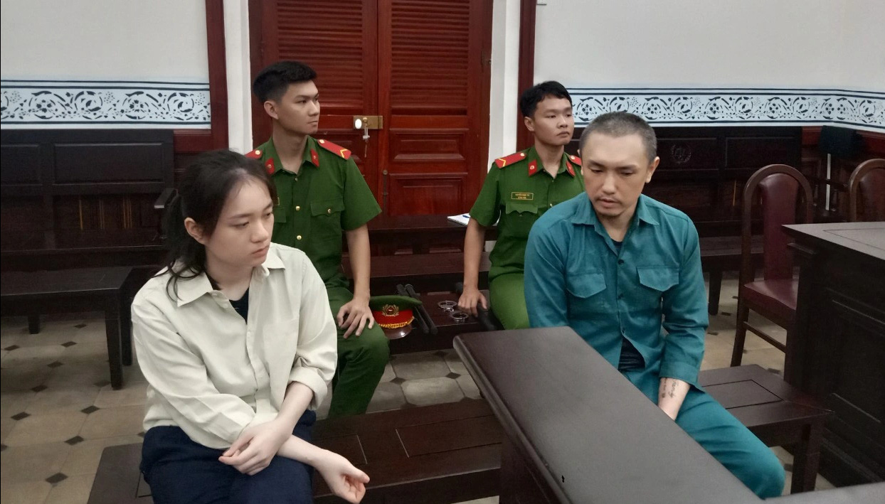 Hai người Singapore trộm túi xách hàng hiệu ở TP.HCM vì 'hoàn cảnh khó ...