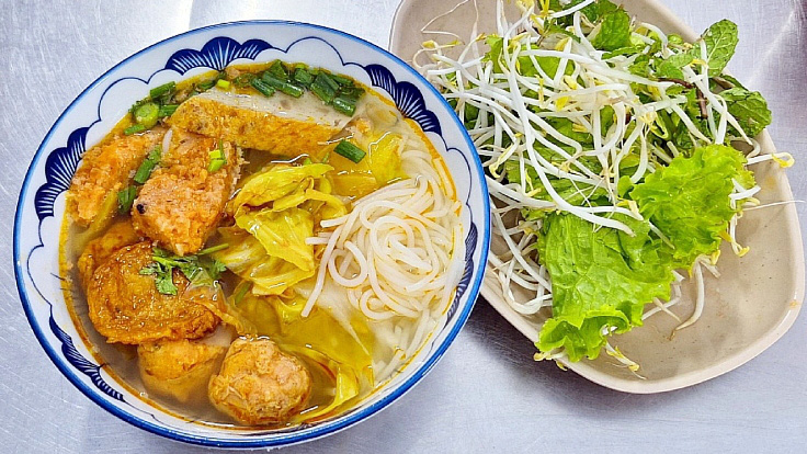 Michelin names fish ball noodle soup, banh xeo, and lemongrass grilled ...