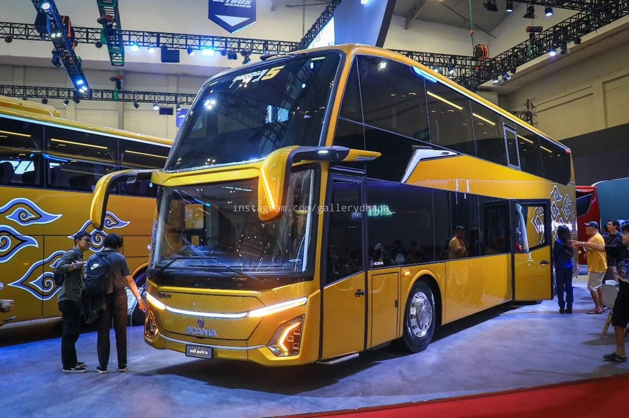 Xe buýt sang như Mercedes-Benz: Có ghế thương gia, ADAS, riêng khung ...