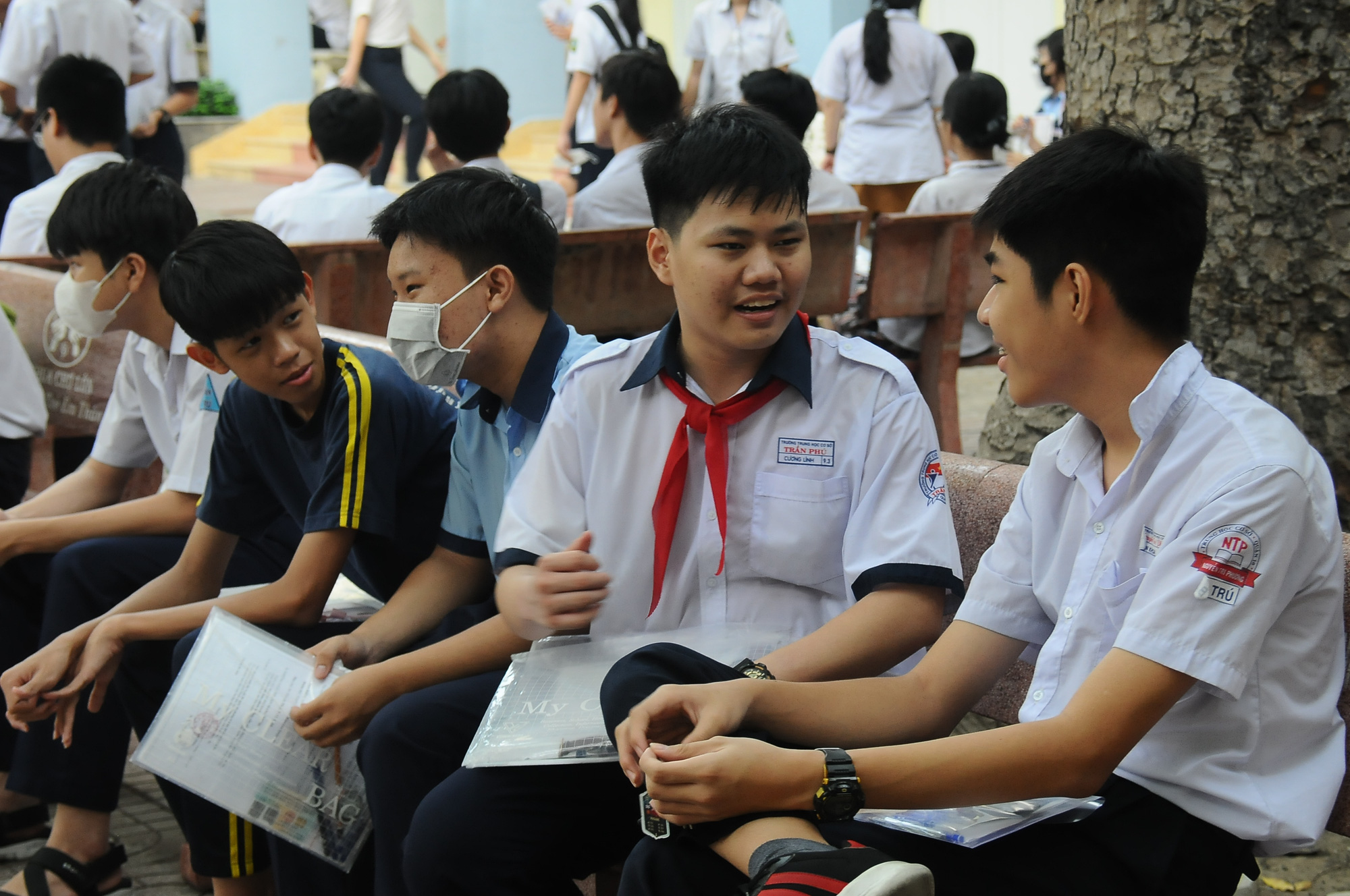 Biết điểm chuẩn rồi, thí sinh nộp hồ sơ trúng tuyển lớp 10 như thế nào?