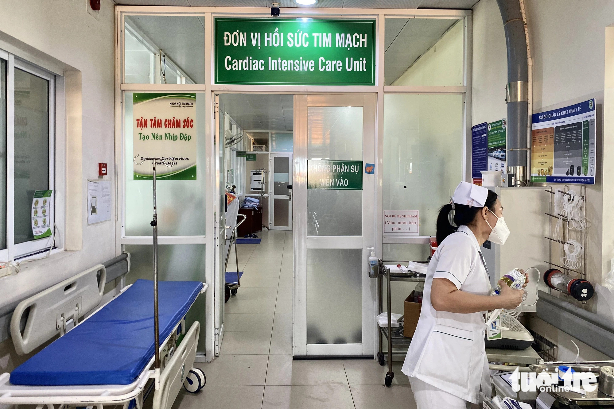 Nam thanh niên nghi bị người thân đầu độc bằng xyanua đã qua cơn nguy ...