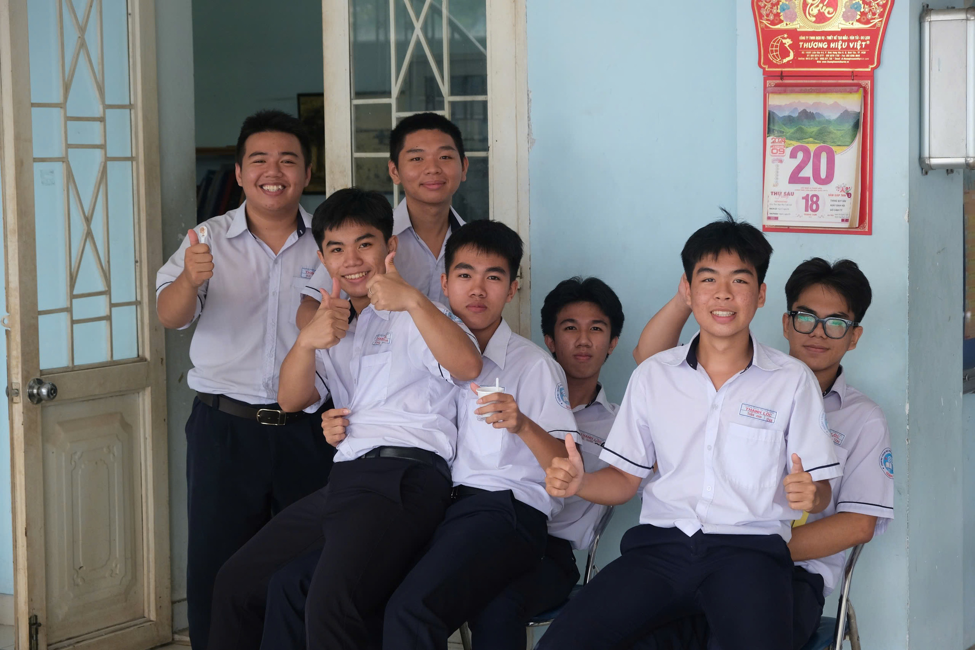 Trường THPT Thạnh Lộc - những giờ ra chơi 'cấm điện thoại' diễn ra thế nào?