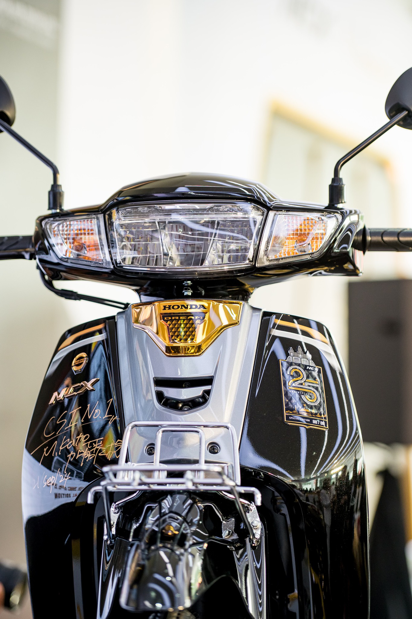 Honda Dream ra bản đặc biệt, đại lý phải bốc thăm, dân mạng vặn: 'Không ...